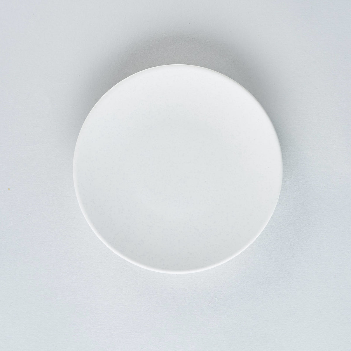 Mist White Flat Plate, 16cm x H2cm, Design by Moriyama – Artifactt.com
