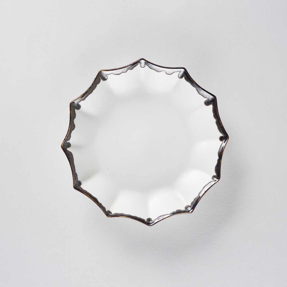 Utsuwa to Design S Deformed Plate, White, 15cm x 15cm x H3cm ...