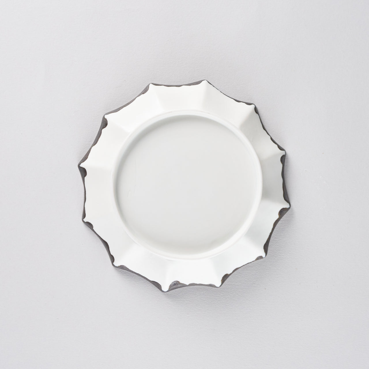 Utsuwa to Design S Deformed Plate, White, 15cm x 15cm x H3cm ...